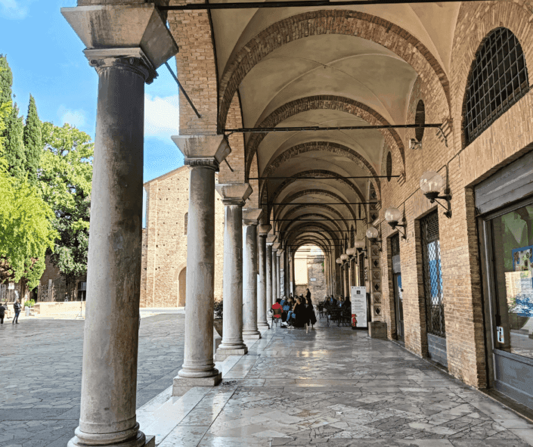 Cripta Rasponi e i suoi giardini pensili: un luogo magico a Ravenna